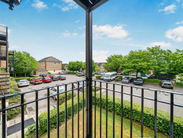 2 bedroom flat for sale in Ribblesdale Avenue, New Southgate, N11