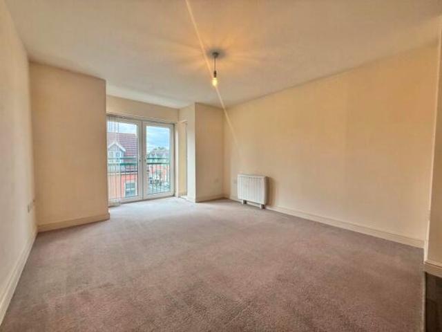 2 bedroom flat for sale in Riverside Drive, Lincoln, LN5