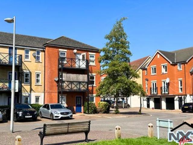 2 Bedroom Flat For Sale In Romford, London