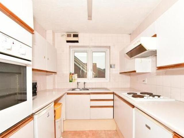 2 Bedroom Flat For Sale In Romford