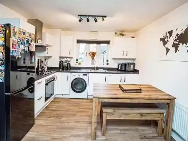 2 Bedroom Flat For Sale In Robins Court, Broughton, Chester, CH4