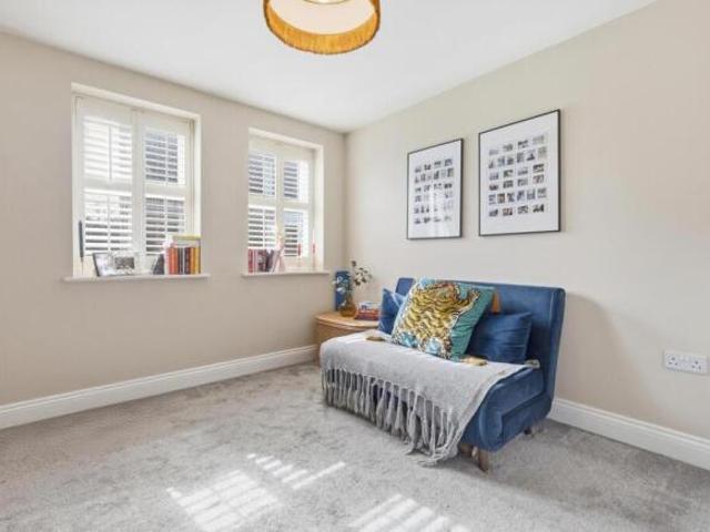 2 bedroom flat for sale in Roca Court, Hermon Hill, Wanstead, E11