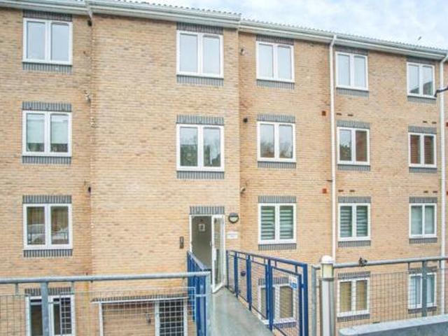 2 Bedroom Flat For Sale In Rochester, Kent