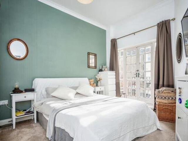 2 Bedroom Flat For Sale In Rochester, Kent
