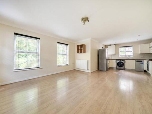 2 bedroom flat for sale in Rockbourne Road, Sherfield on Loddon RG27 0AF, RG27
