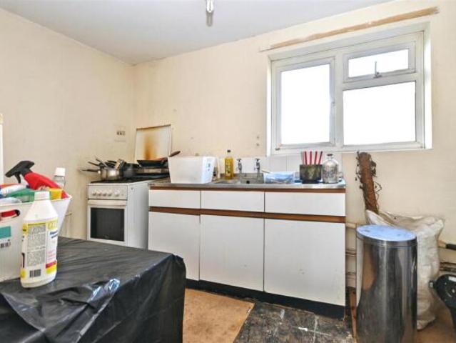 2 bedroom flat for sale in Rockhurst Drive, Eastbourne, BN20