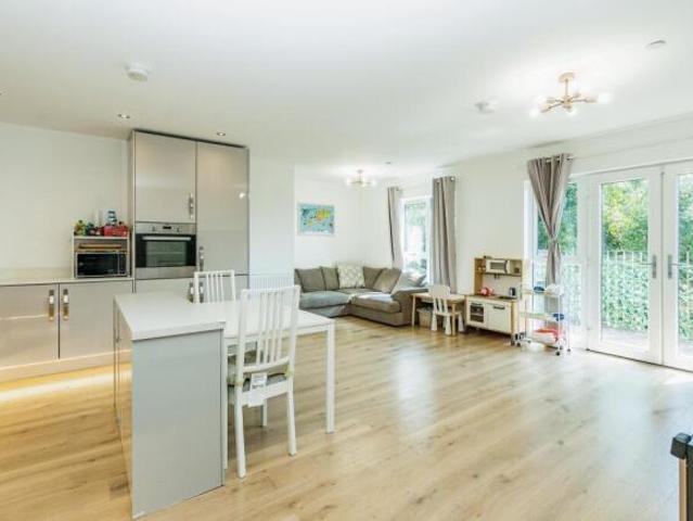 2 bedroom flat for sale in Rosalind Drive, Maidstone, ME14
