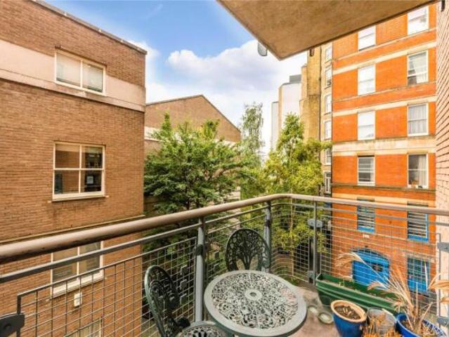 2 bedroom flat for sale in Rosebery Court, Covent Garden, EC1R