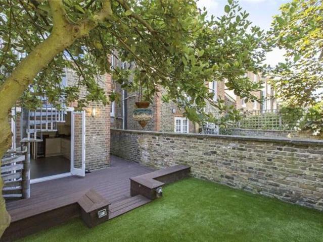2 bedroom flat for sale in Rosebury Road, Fulham, London, SW6