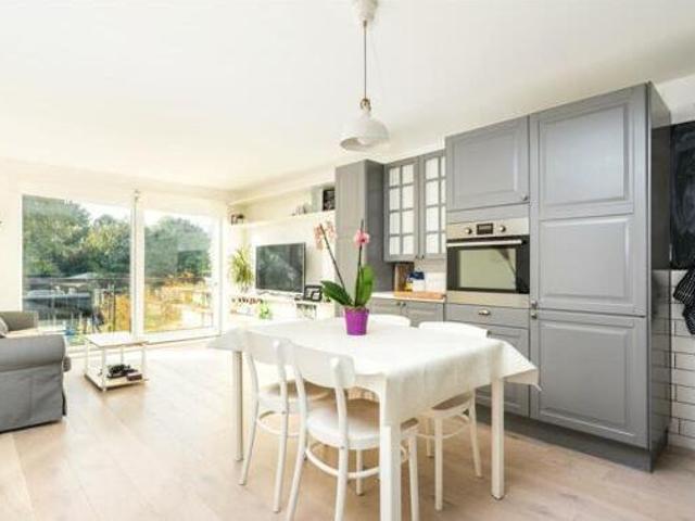 2 Bedroom Flat For Sale In Rotherhithe, London