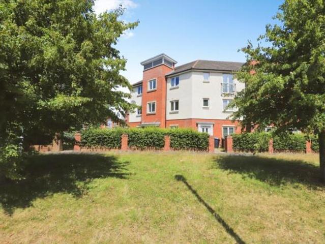 2 bedroom flat for sale in Rothesay Gardens, Wolverhampton, West Midlands, WV4