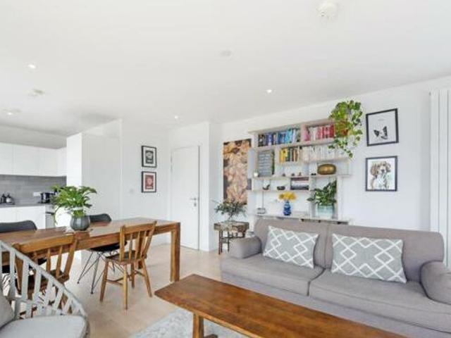 2 Bedroom Flat For Sale In Royal Wharf, London