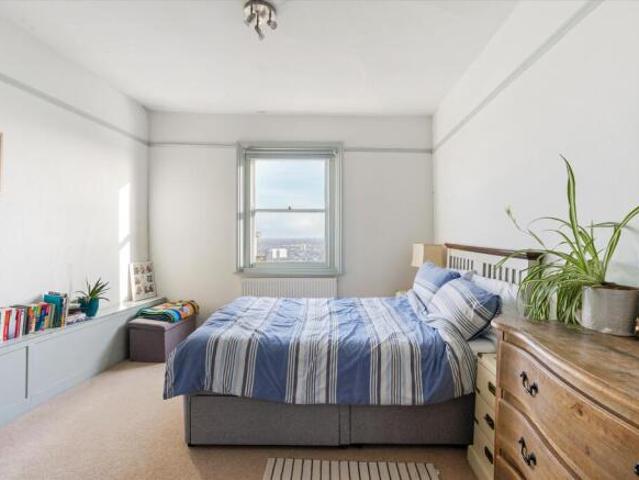 2 bedroom flat for sale in Royal York Crescent, Clifton Village, Bristol, BS8