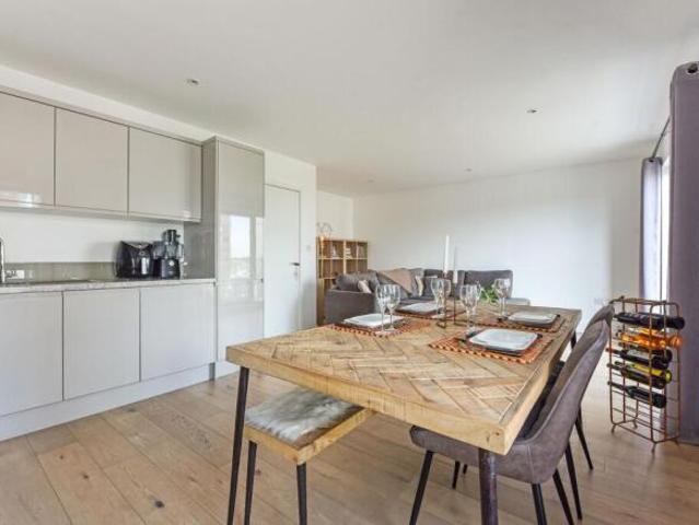 2 bedroom flat for sale in Royal Crescent Road, Royal Crescent Apartments, SO14