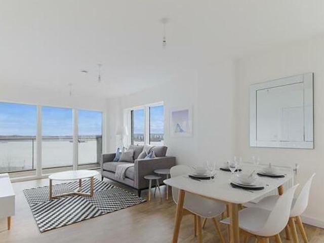 2 Bedroom Flat For Sale In Royal Docks, London