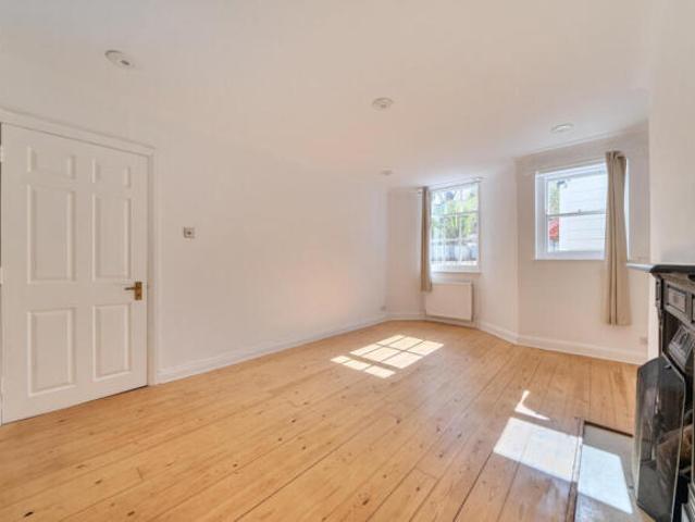 2 bedroom flat for sale in Russell Crescent, Brighton, BN1