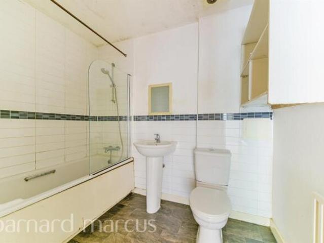 2 bedroom flat for sale in Rye Lane, London, SE15