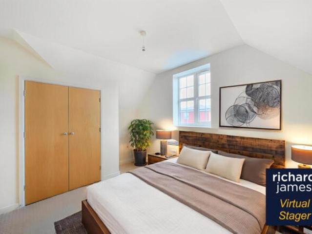 2 bedroom flat for sale in Scott House, 39 Cricklade Street, Swindon, SN1 3HB, SN1
