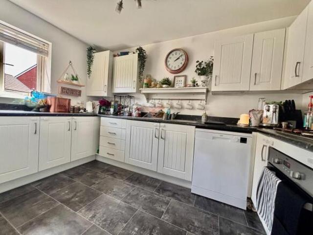 2 bedroom flat for sale in Santa Cruz Avenue, Milton Keynes, MK3