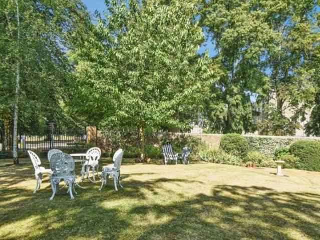 2 bedroom flat for sale in Sandford Road, Cheltenham, Gloucestershire, GL53