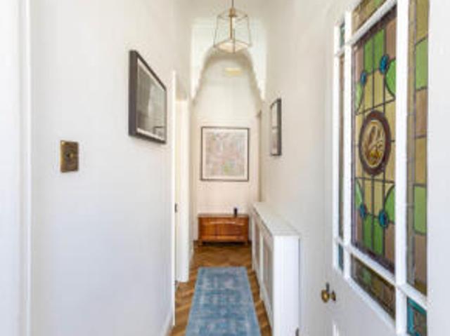 2 bedroom flat for sale in Sandringham Road, Gosforth, Newcastle Upon Tyne, NE3