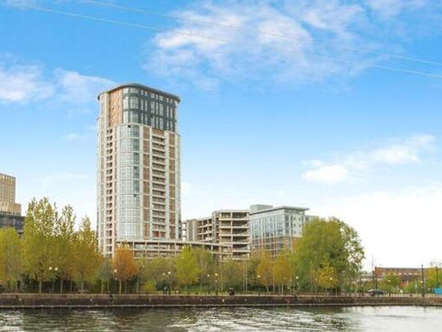 2 Bedroom Flat For Sale In Salford, Greater Manchester