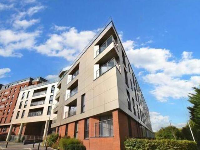 2 Bedroom Flat For Sale In Salford, Greater Manchester