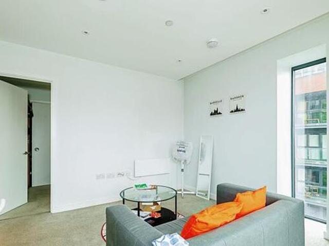 2 Bedroom Flat For Sale In Salford, Greater Manchester