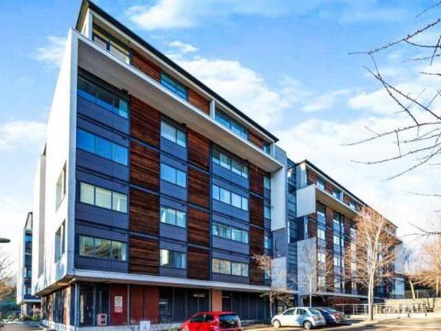 2 Bedroom Flat For Sale In Salford, Greater Manchester