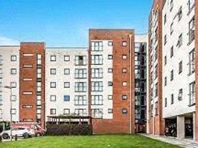 2 Bedroom Flat For Sale In Salford, Greater Manchester