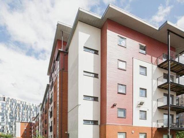 2 Bedroom Flat For Sale In Salford, Greater Manchester