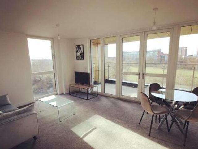 2 Bedroom Flat For Sale In Salford, Greater Manchester