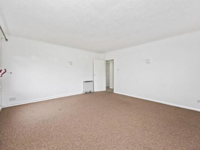 2 bedroom flat for sale in Seaview Court, Rowlands Road, Worthing, BN11