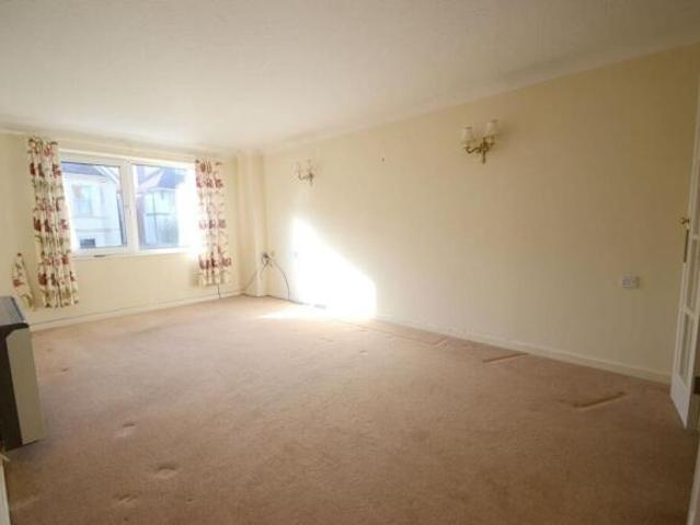2 bedroom flat for sale in Sea Road, Boscombe, BH5