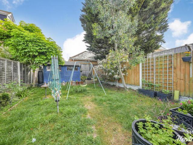 2 bedroom flat for sale in Seaforth Avenue, Southend on sea, SS2 4, SS2