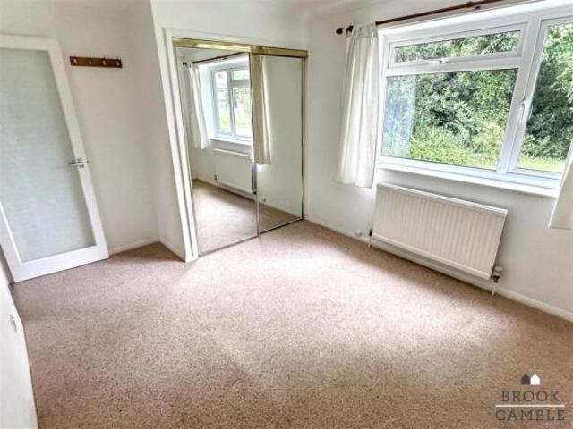 2 bedroom flat for sale in Shortdean Place, Eastbourne, BN21