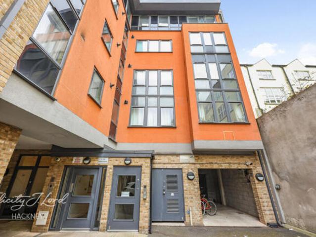 2 bedroom flat for sale in Shacklewell Lane, LONDON E8