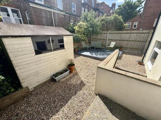 2 bedroom flat for sale in Shaftesbury Road, Southsea, PO5