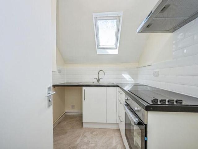 2 bedroom flat for sale in Shakespeare Road, Bedford, Bedfordshire, MK40