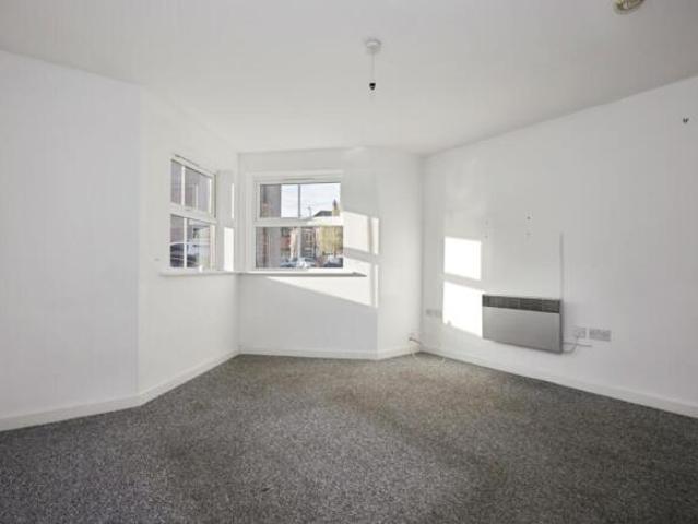2 bedroom flat for sale in Shakleton Road, Coventry, West Midlands, CV5