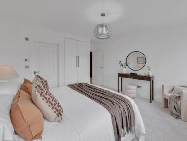 2 bedroom flat for sale in Sheringham, St. John's Wood Park, NW8