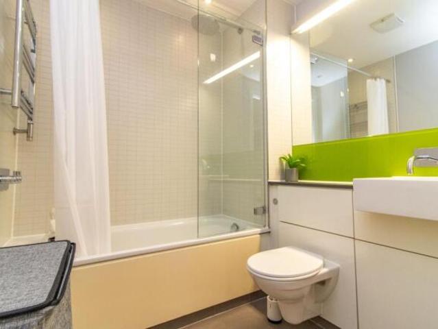 2 bedroom flat for sale in Shires Lane, Leicester, LE1