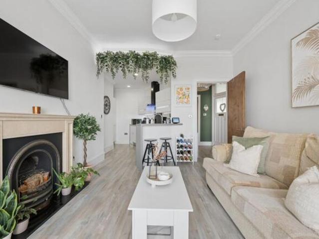 2 bedroom flat for sale in Sinclair Drive, Battlefield, G42