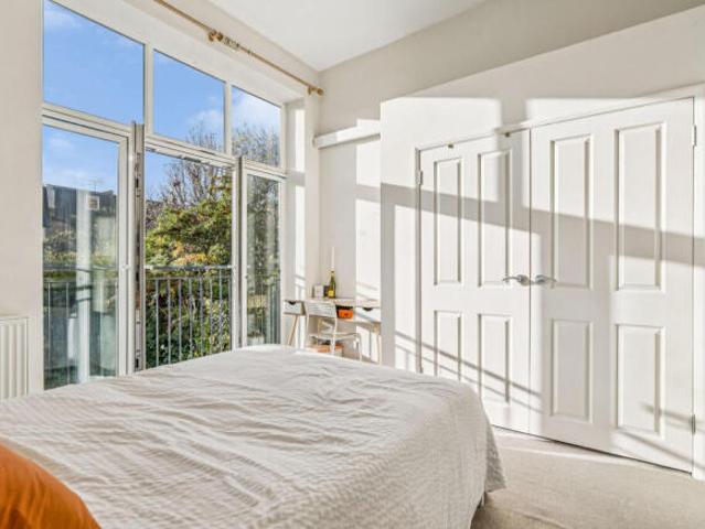 2 bedroom flat for sale in Sinclair Road, London, W14