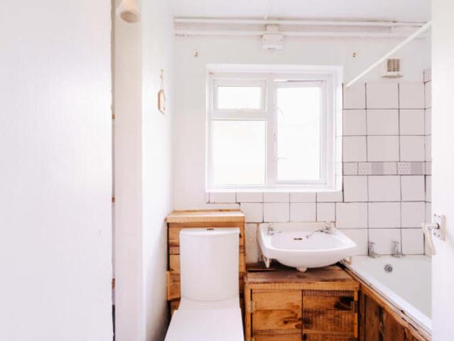 2 bedroom flat for sale in Silverhill Road, Bristol, BS10
