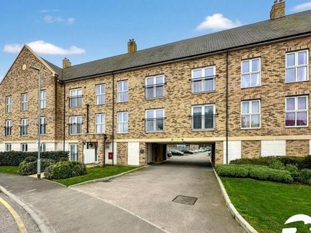 2 Bedroom Flat For Sale In Sittingbourne, Kent