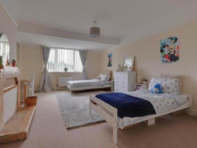 2 bedroom flat for sale in Solent Road, Drayton, Portsmouth, PO6