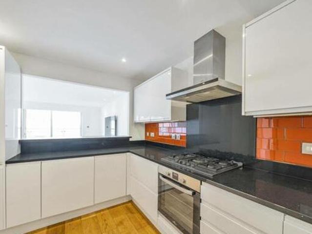2 Bedroom Flat For Sale In South Bank, London