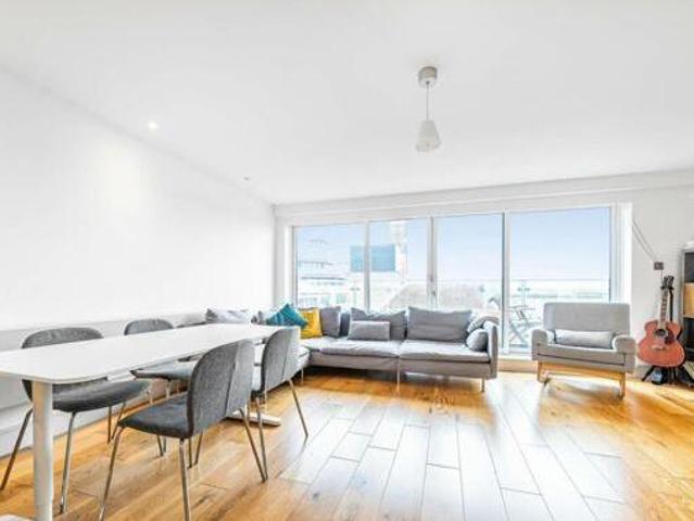 2 Bedroom Flat For Sale In South Bank, London