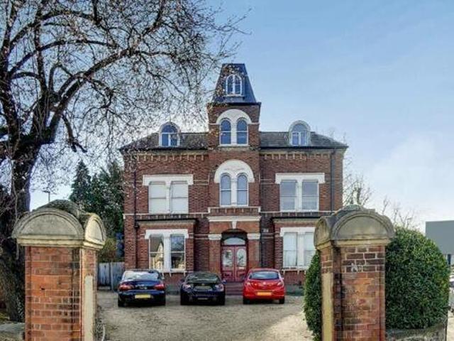 2 Bedroom Flat For Sale In South Croydon